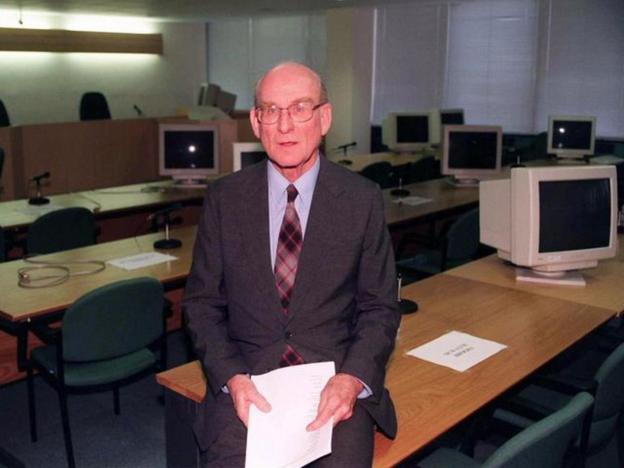 Stephen Lawrence: How has his murder changed policing? - BBC News