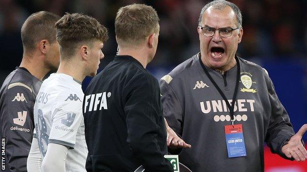 Marcelo Bielsa: Leeds United continue with Argentine's methods - BBC Sport