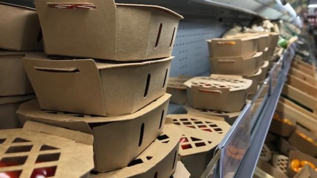 Waitrose extends 'bring your own containers' anti-plastic scheme - BBC News