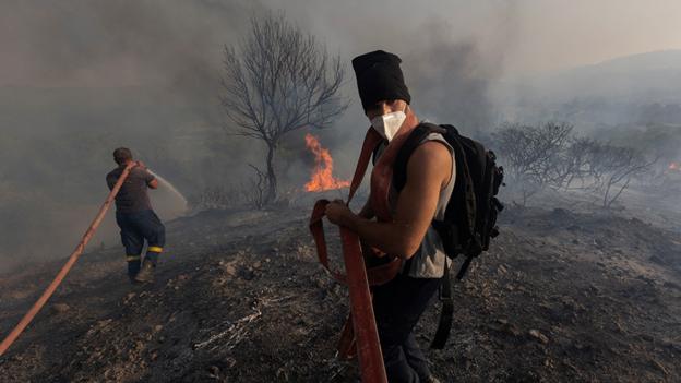 Greece fires in maps and satellite images show extent of damage - BBC News