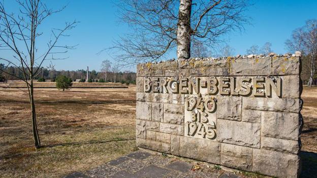 Bergen Belsen: Eighty years on, survivors and families remember camp's horrors - BBC News