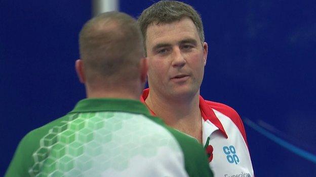 Bowls Scottish Open: Michael Stepney & David Gourlay into final - BBC Sport
