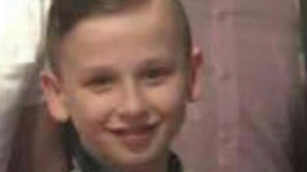 Man in critical condition after Cardington lock rescue - BBC News