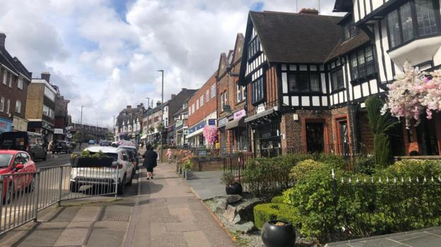 Plans to revamp area around Caterham station - BBC News