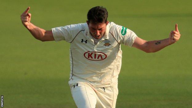 County Championship: Mark Footitt's career-best sets up Surrey win over ...