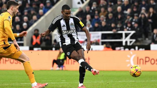 Newcastle United 3-0 Wolverhampton Wanderers: Alexander Isak scores ...