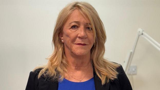 Blood test firm blamed by GPs for 'catalogue of disasters' - BBC News