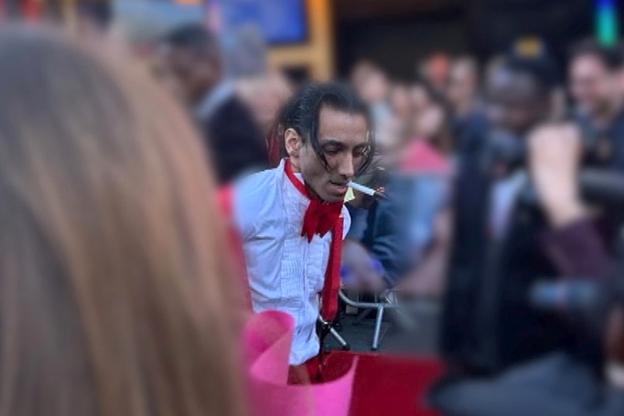 Paedophile starred in public film shoot with child actors - BBC News