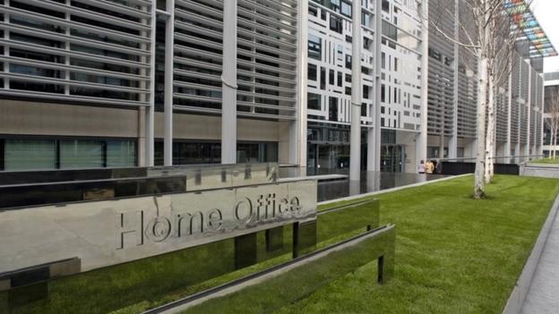 Home Office monitoring of missing foreign offenders criticised - BBC News