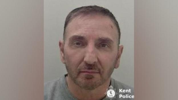 Kent: Killer given life sentence for screwdriver stabbing - BBC News