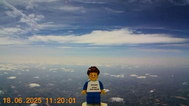 The school Lego weather project that ended up in space - BBC Newsround