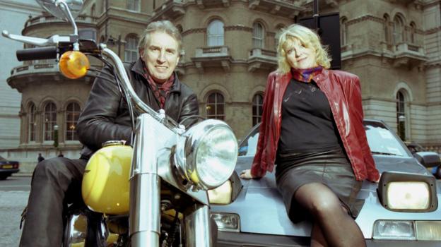 DJ Johnnie Walker ends 58-year career with last BBC show - BBC News