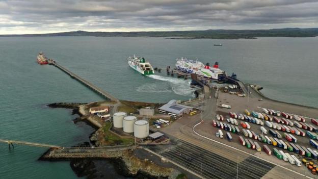 Storm-hit Holyhead Port closes terminal after 'berth incident' - BBC News