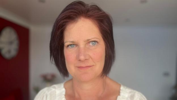 Eating disorder referrals prompt charity expansion - BBC News