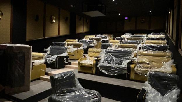 Wolverhampton cinema welcomes 30,000 visitors since opening - BBC News