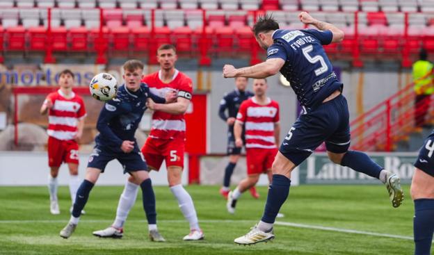 Raith Rovers beat Hamilton Accies to retain play-off hopes - BBC Sport