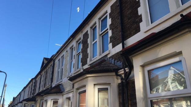 Welsh council tax revaluation goes ahead - BBC News