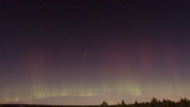 Skywatchers set for Draconid meteor shower - BBC News