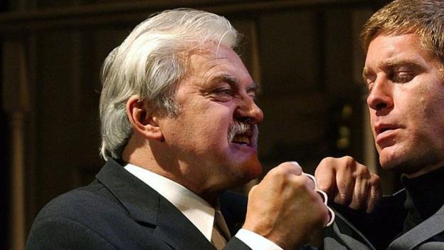 The Bill actor Tony Scannell dies aged 74 - BBC News