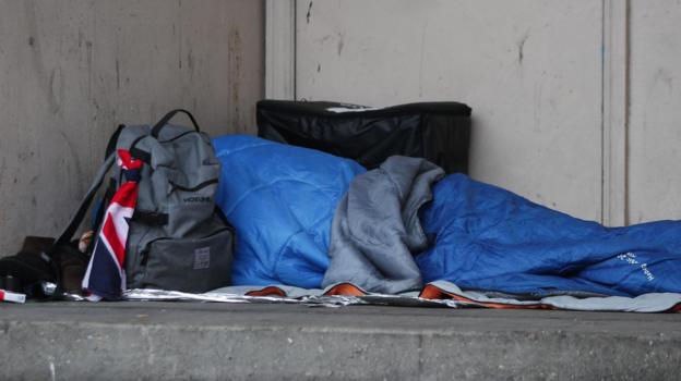 Homeless men with bookings refused entry to Holiday Inn Express - BBC News
