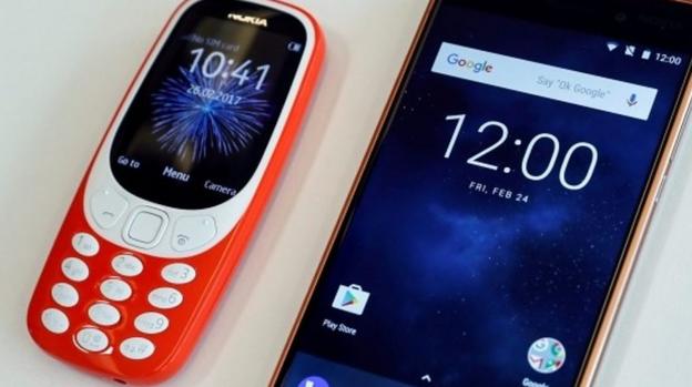 Nokia 3310 mobile phone resurrected at MWC 2017 - BBC News
