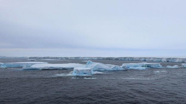 Sir David Attenborough polar ship has monster iceberg encounter - BBC News