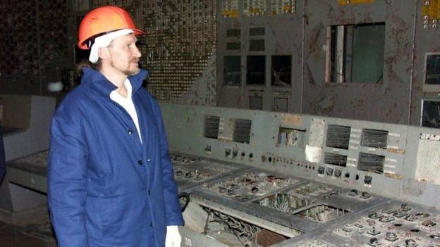 Chernobyl survivors assess fact and fiction in TV series - BBC News