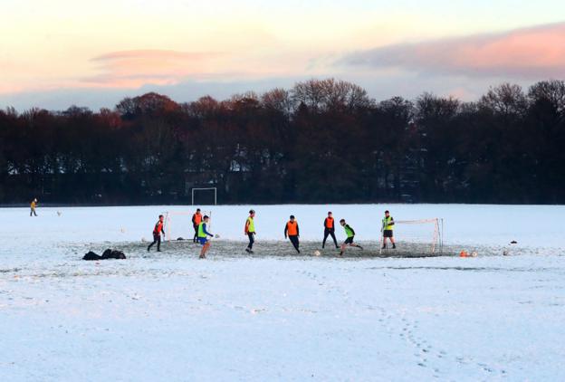 In pictures: Winter scenes from around UK - BBC News