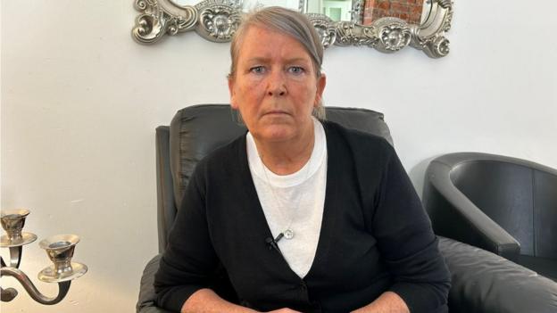 Nikki Allan: A mother's 30-year search for her daughter's killer - BBC News