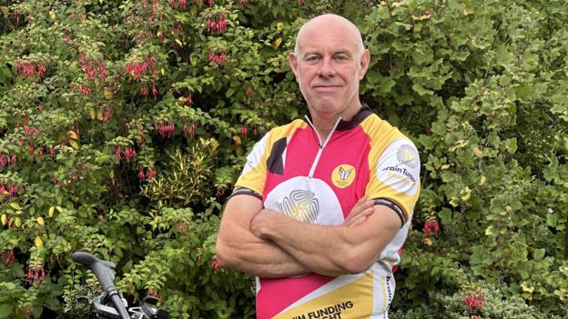 'King of Chemo' Iain Ward aims to break marathon fundraising record ...