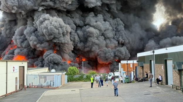 People in Rushden told 'wash food and shoes' after Monoworld fire - BBC ...