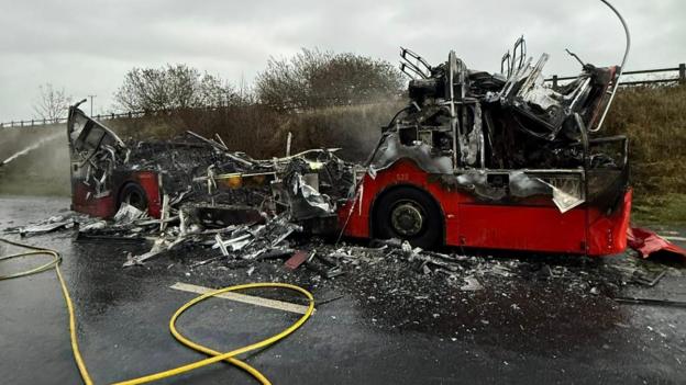 A30 carriageway in Cornwall closed for hours after bus fire - BBC News