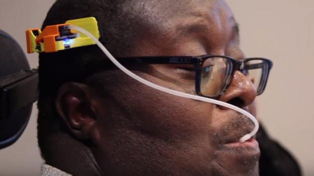 The importance of a one-handed saxophone - BBC News