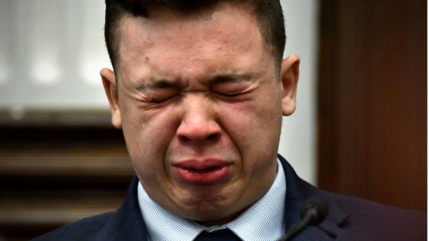 Kyle Rittenhouse: US teenager cleared over Kenosha killings - BBC News