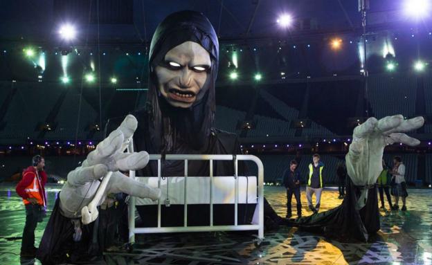 The making of the London 2012 Olympics opening ceremony - BBC News
