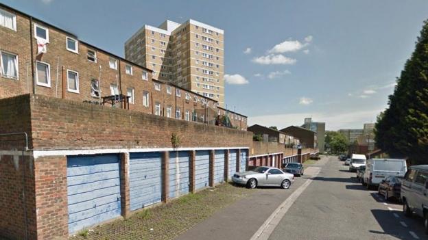 Man shot by police had been speaking to accomplices - BBC News