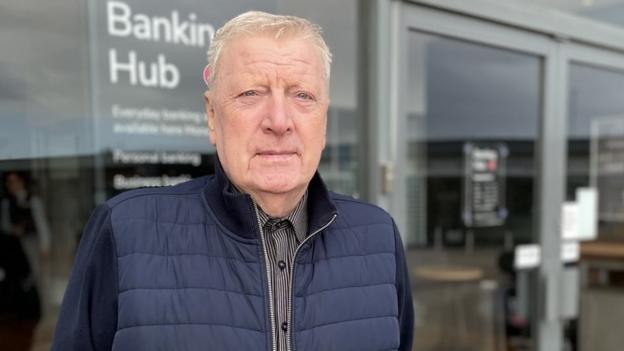 High street banking back in Clay Cross after six years - BBC News