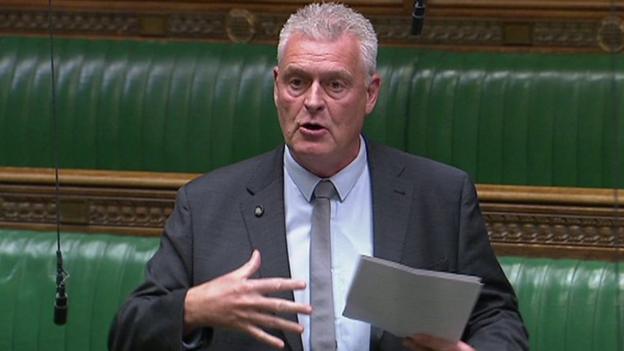 Outspoken MP Lee Anderson defects to Reform UK - BBC News