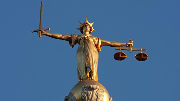 Kent police officer Matthew Peall cleared in 'flirting' trial - BBC News