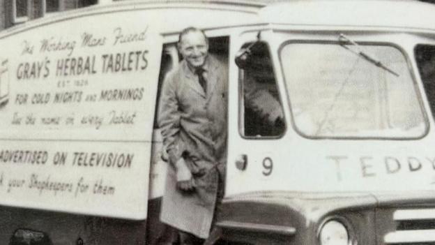Sweet maker Teddy Grays of Dudley celebrates 200 years - BBC News