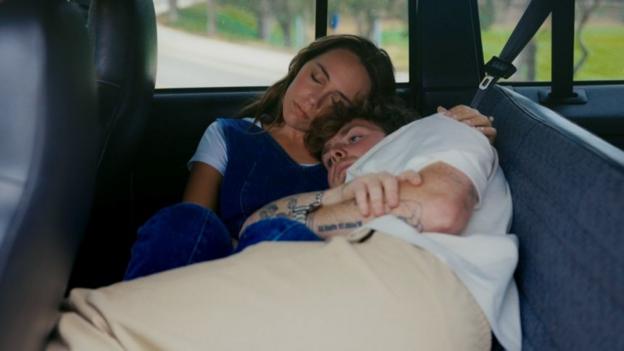 Ordinary singer Alex Warren was homeless and sleeping in friends' cars ...