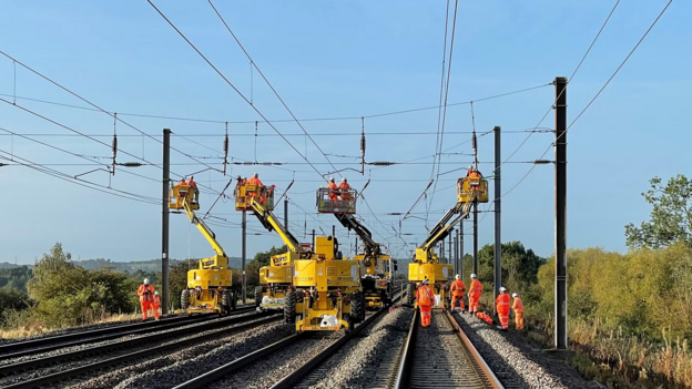 Rail disruption after £100K worth of cable stolen - BBC News