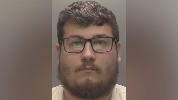 Jordan Shaw sentenced for involvement in Hull riot - BBC News