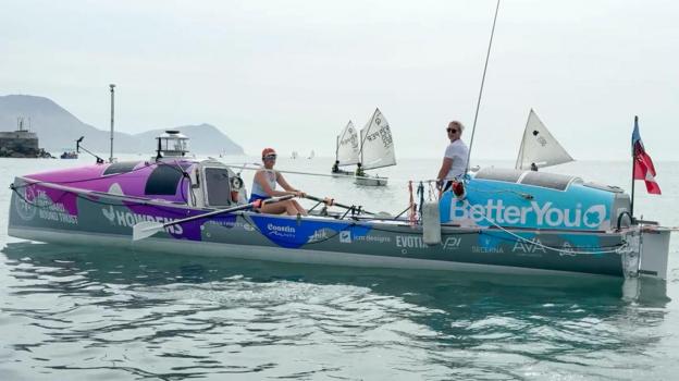British women rowing across Pacific Ocean approach halfway point - BBC News