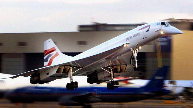 Concorde 50th anniversary: Surrey pilot shares memories of plane - BBC News