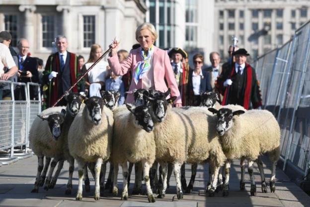 What does it mean to get the Freedom of the City of London? - BBC News