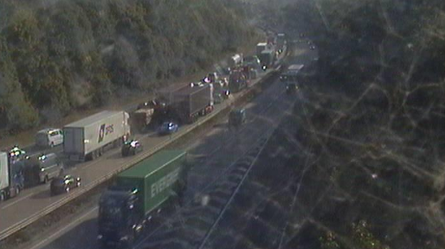 A14 Orwell Bridge partially closed eastbound due to breakdown - BBC News