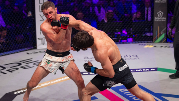 MMA: Dakota Ditcheva stops Taila Santos to become first British woman ...