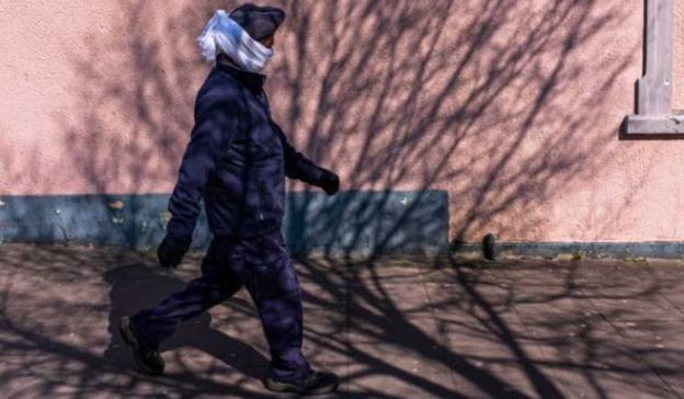Coronavirus: Lockdown life captured in photo competition - BBC News