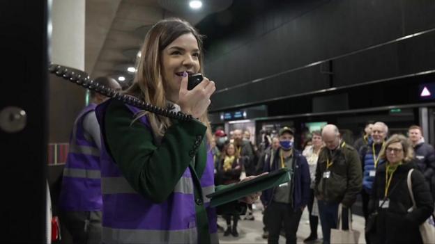 Elizabeth line: How the 'perfect' project became a nightmare - BBC News